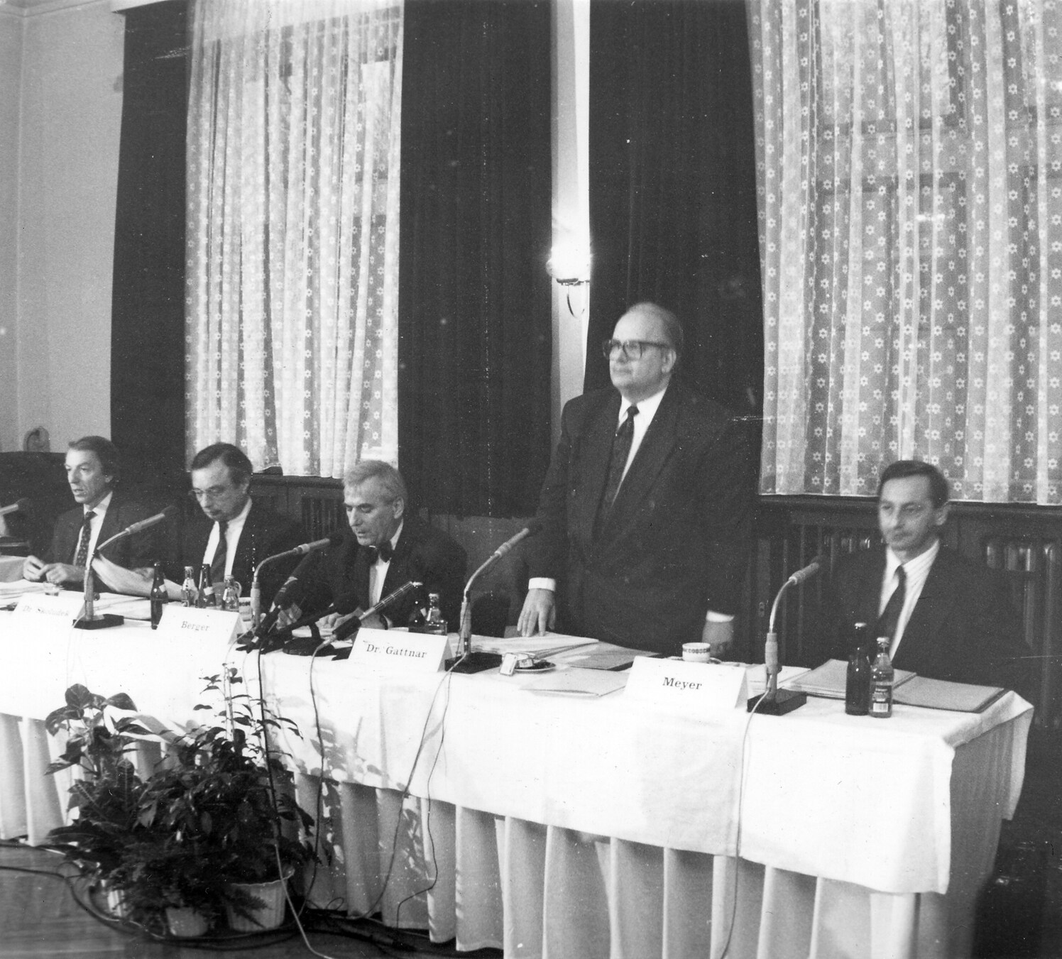 Jenoptik history 1990 to 1997 | Jenoptik