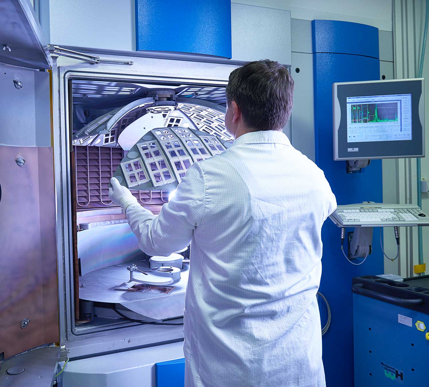 Metallic Mirror Coating for Light Reflection | Jenoptik